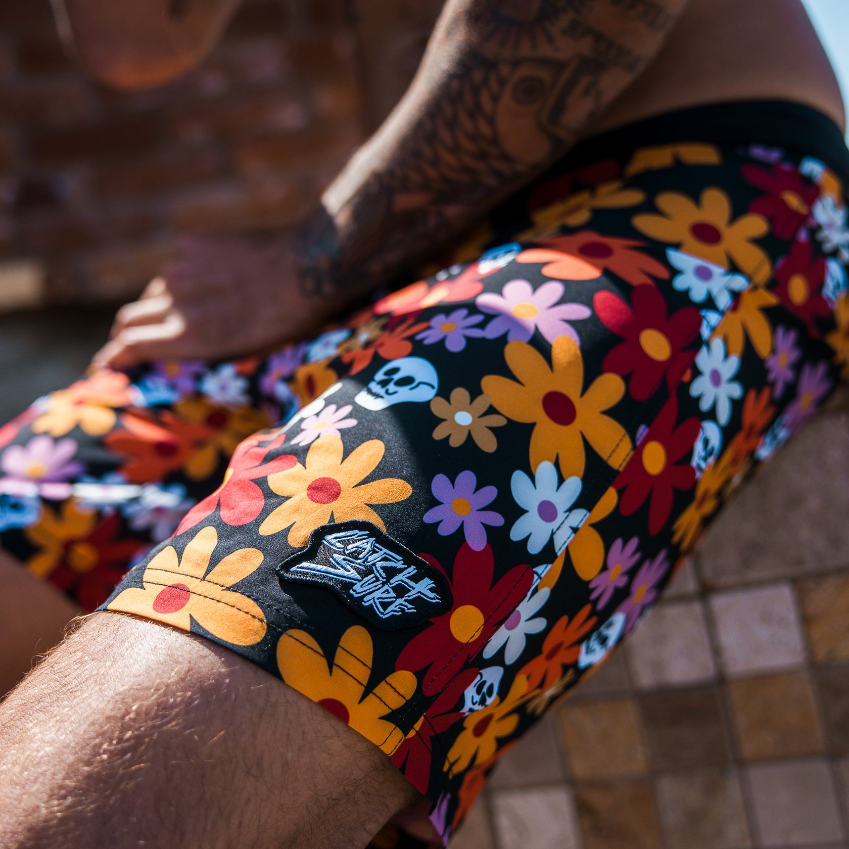 Tyler Skelly Floral // All Day Trunk (18") - Black – Catch Surf®